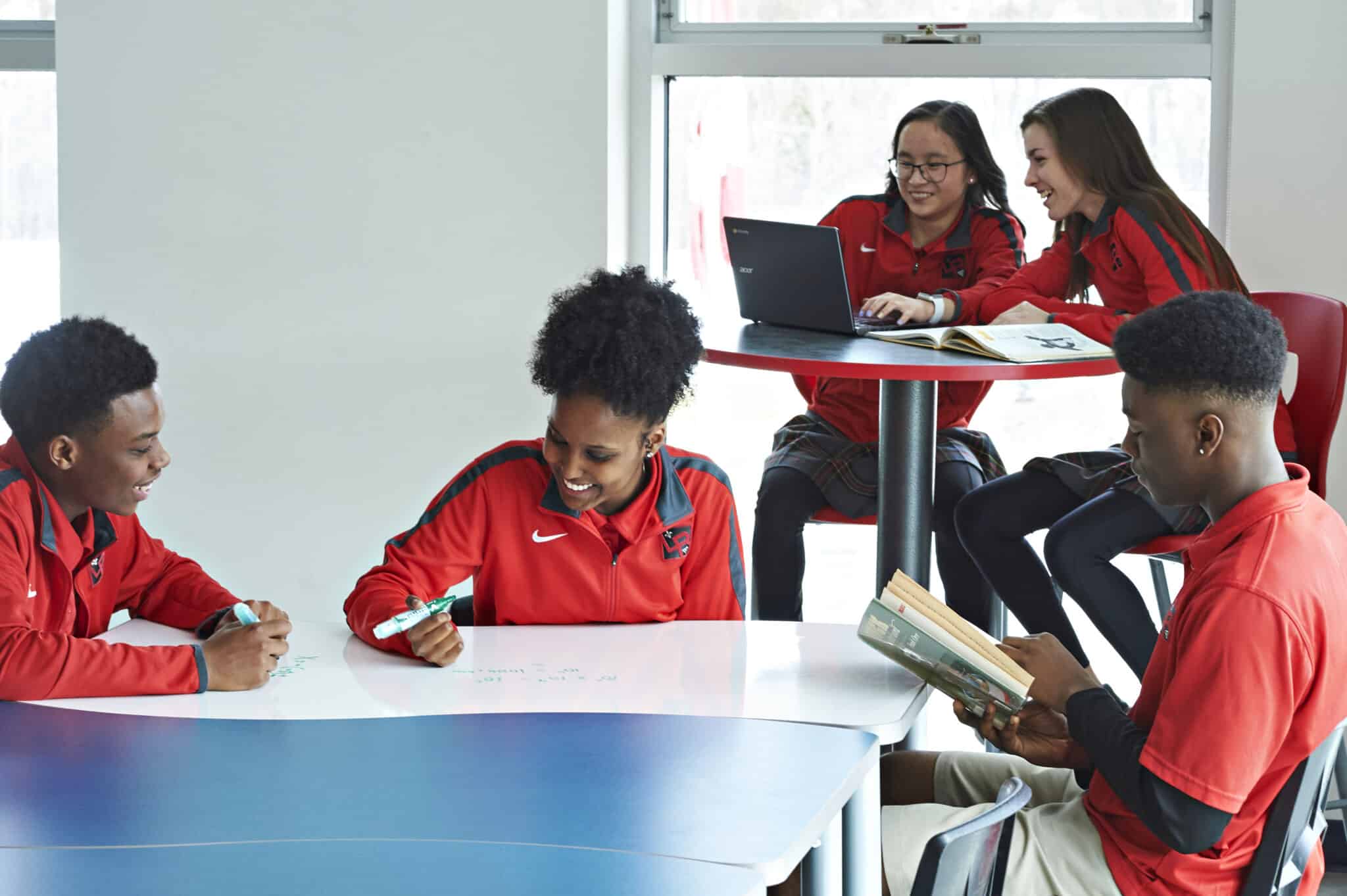 ESP Louis-Riel - International